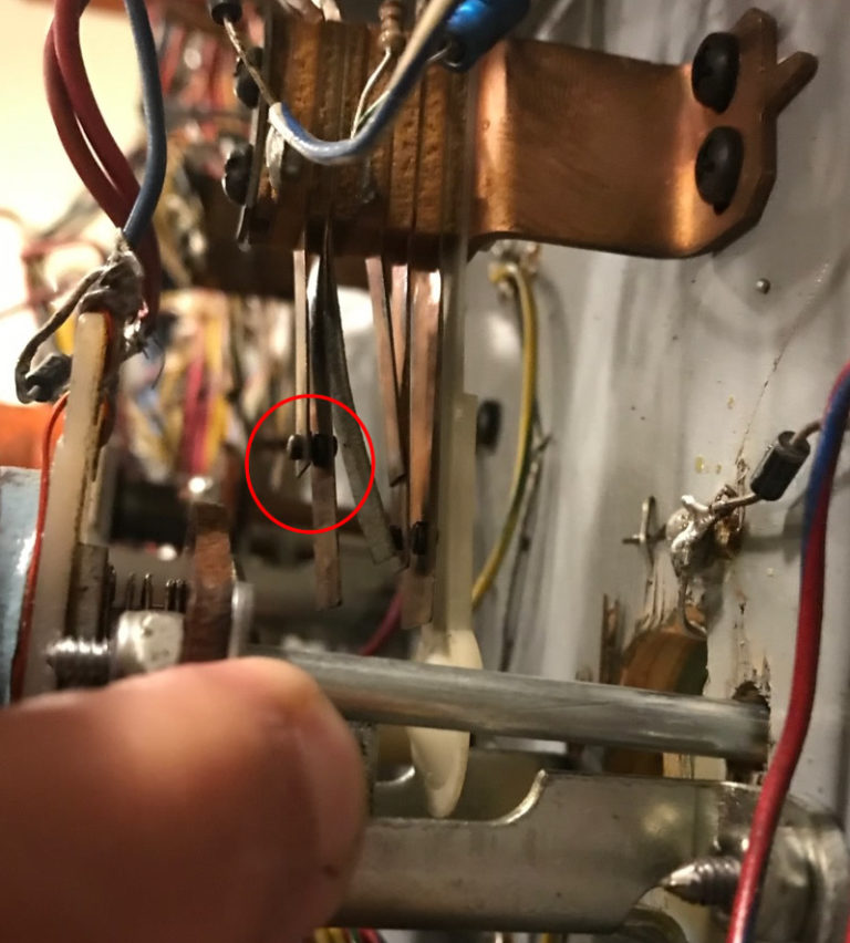 How to Rebuild the Pop Bumpers of a Pinball Machine